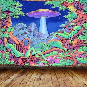 Aliens Tapestry Abstract Psychedelic Art for Wall Decor Alien UFO ...