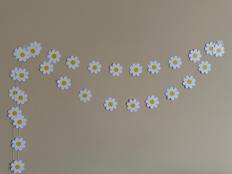 Retro Daisy Flower Backdrop Easter Decor Custom Paper Garland Birthday ...