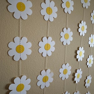 Retro Daisy Flower Backdrop Easter Decor Custom Paper Garland Birthday ...
