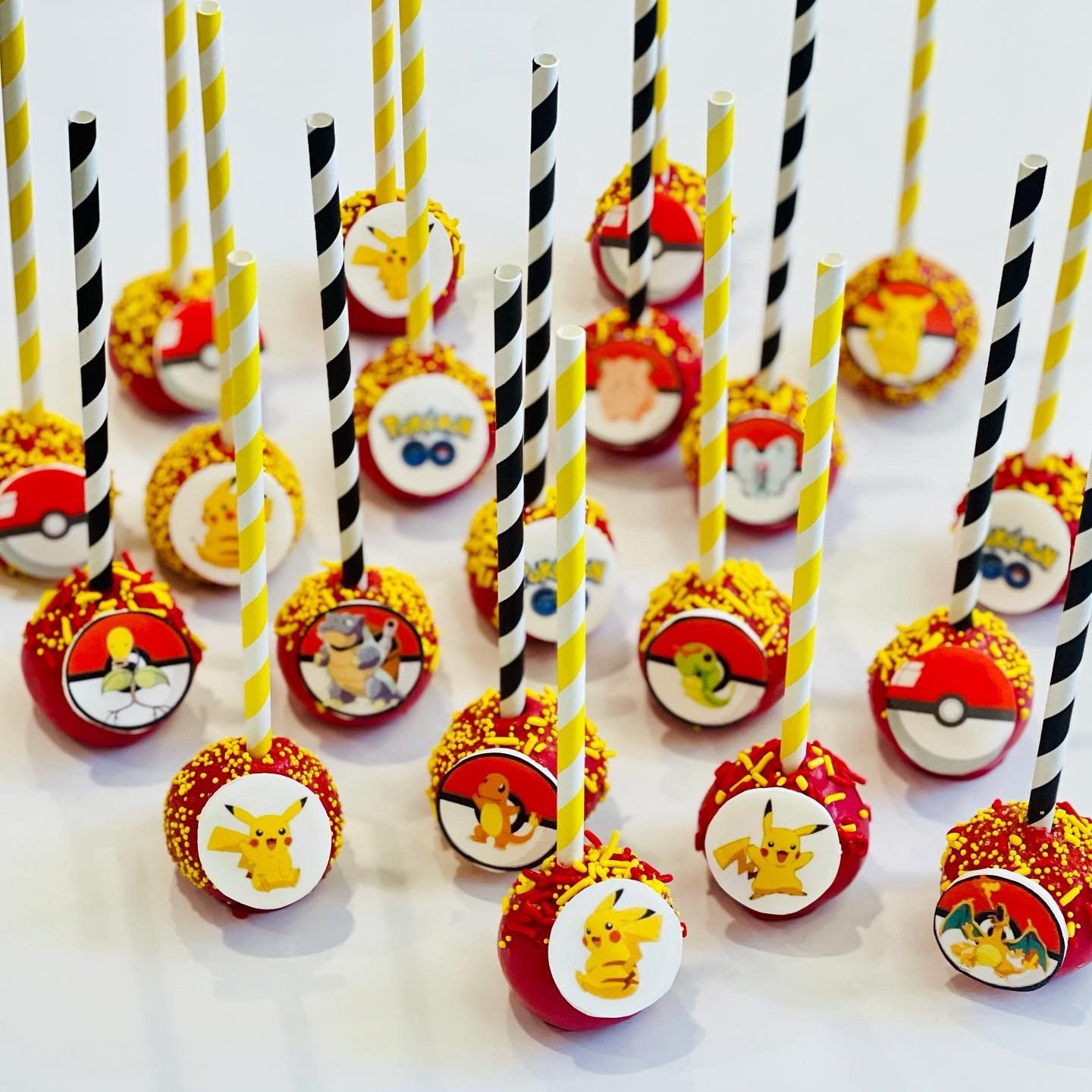 Pokemon Cake Pops postre Pokemon golosinas fiesta de | Etsy