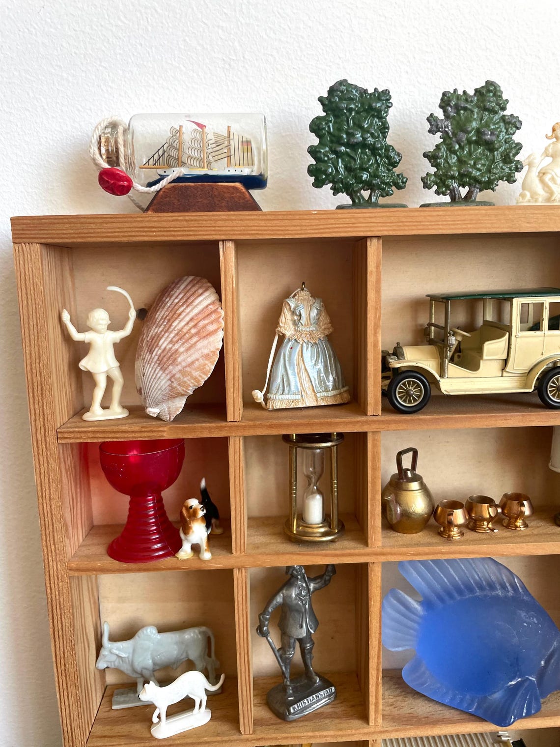 Miniatura, Collection of Miniatures and Knick-knacks, Antique ...