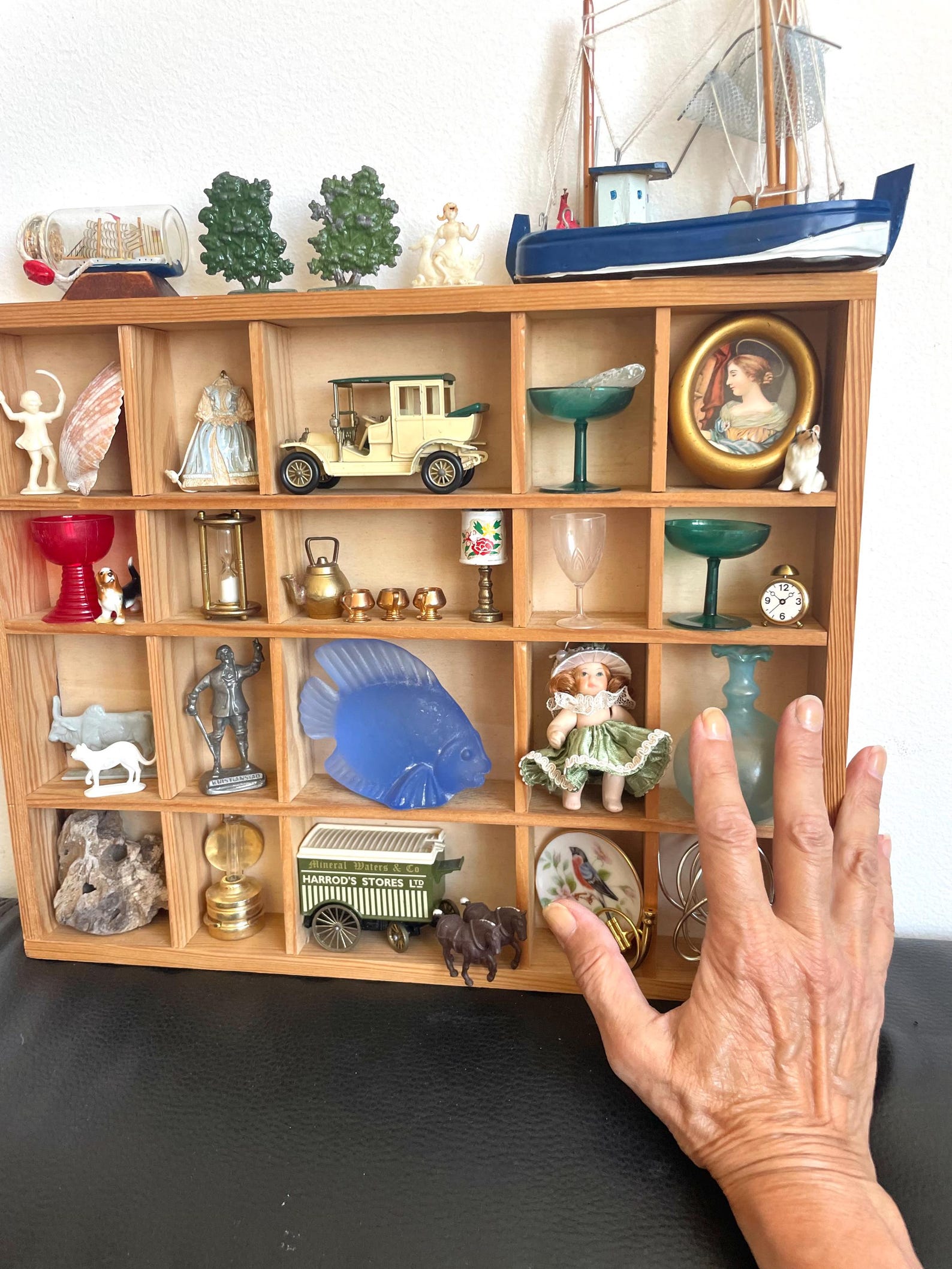 Miniatura, Collection of Miniatures and Knick-knacks, Antique ...