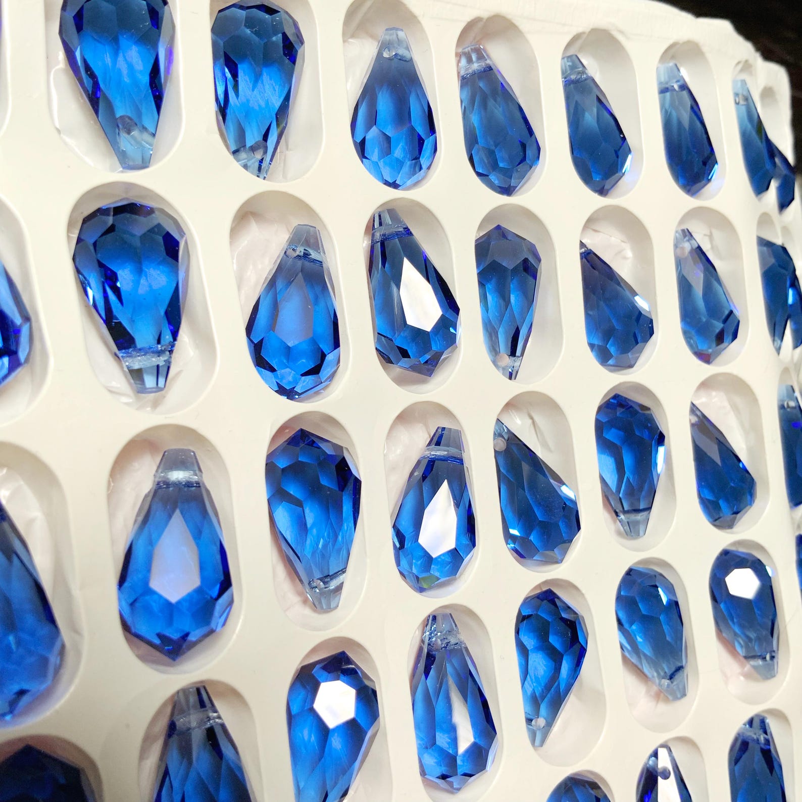 20mm Sapphire Blue Bulk Teardrops for Sun Catchers, #8641 Alternative ...