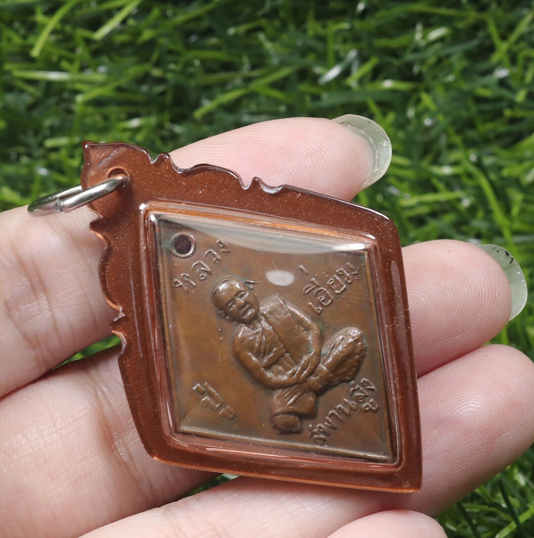 The Best Coin Amulet Thai, Buddha, Monk, Safe From Danger, Coin ...