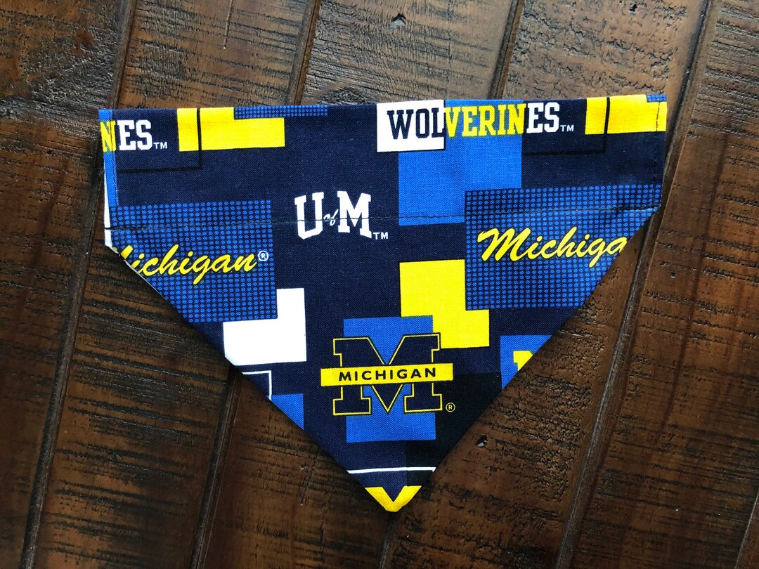 University of Michigan Wolverines Over-the-collar Reversible Dog ...