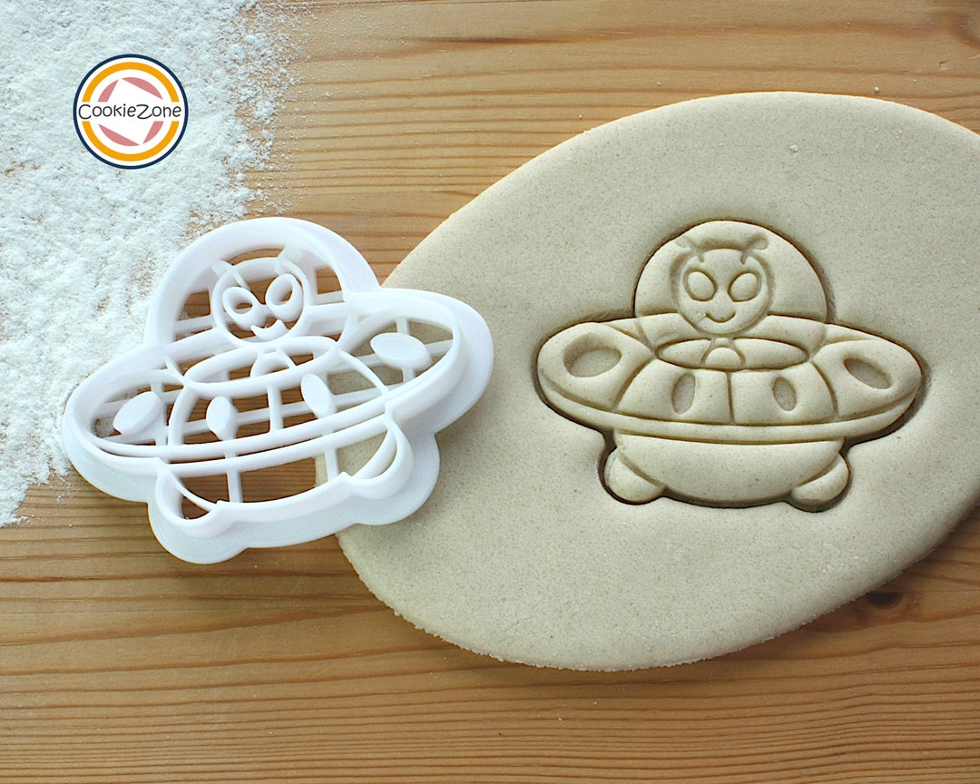 Alien in Spaceship Cookie Cutter - Etsy