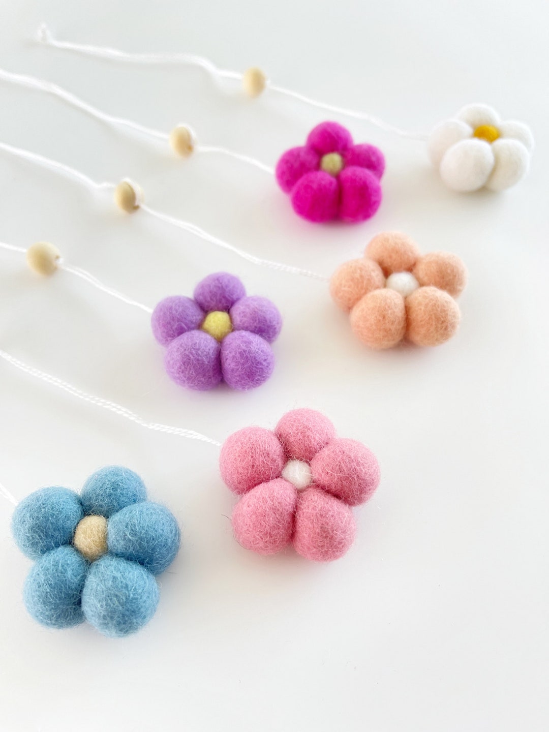 Flower Car Diffuser: Reusable Rear View Mirror Wool Essential Oil Air ...