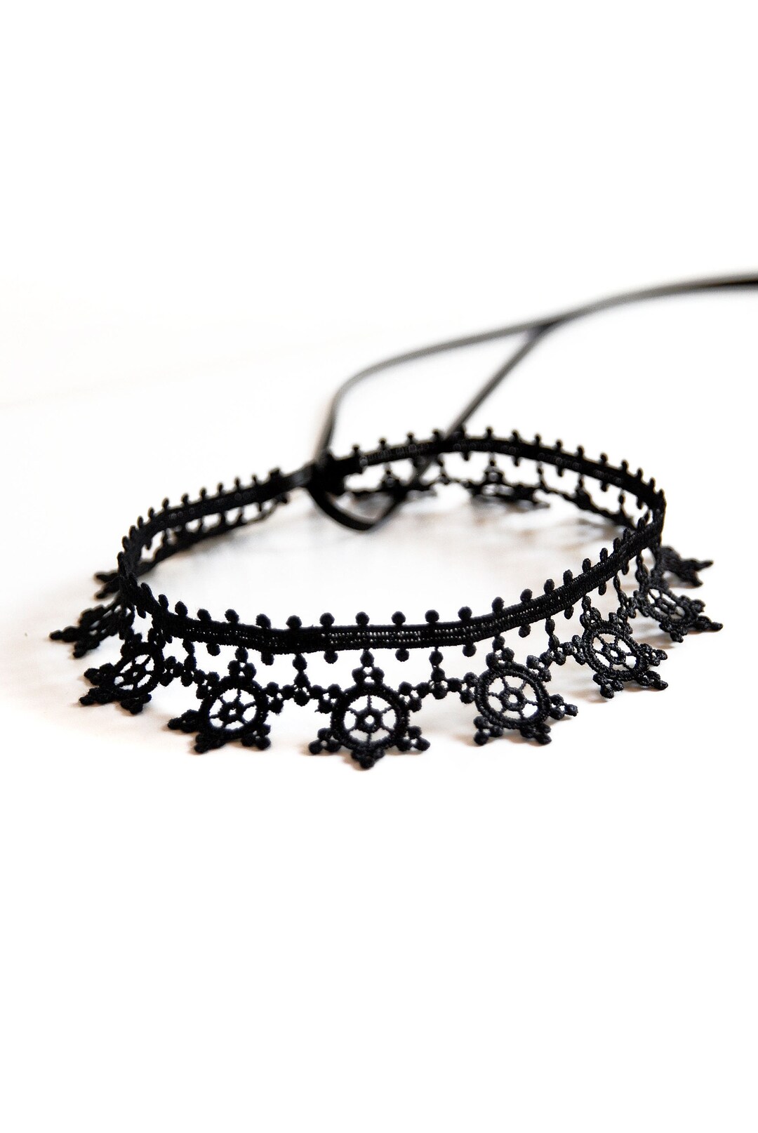 NAUTICAL CHOKER Maritime, Black Lace Choker in Steering Wheel Design ...