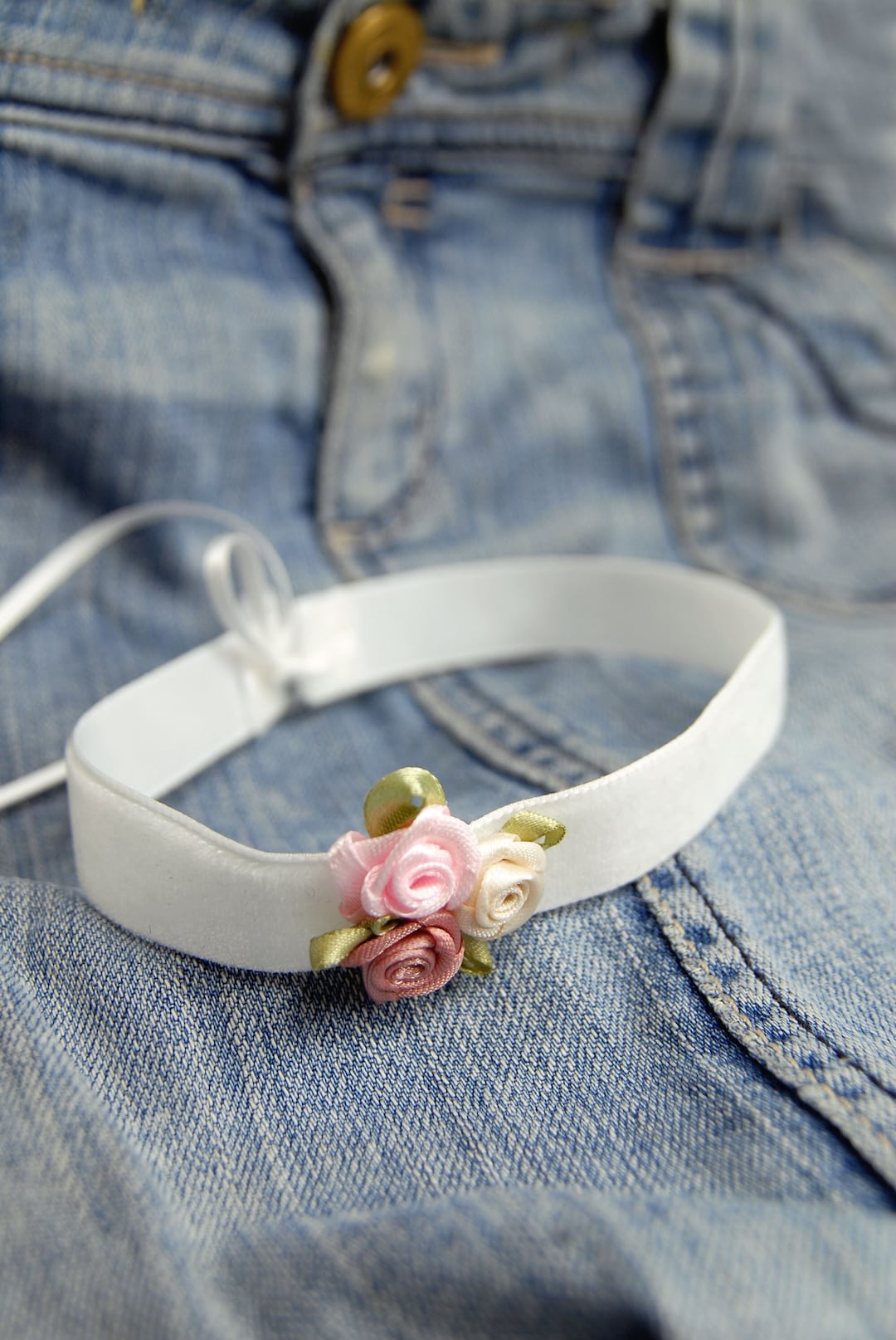 ROSES Choker - Sweet, Soft, off White Velvet Choker With Roses in Old ...