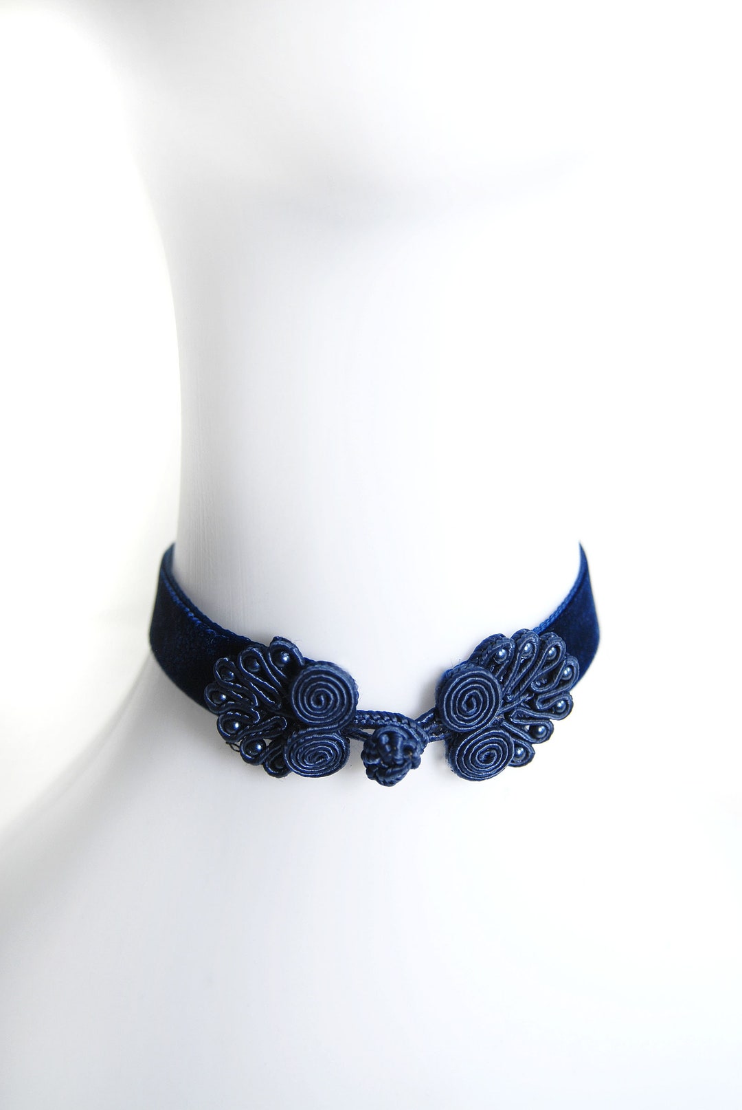 BLUE POSAMENT CHOKER Blue, Stylish Velvet Choker That Closes With an ...