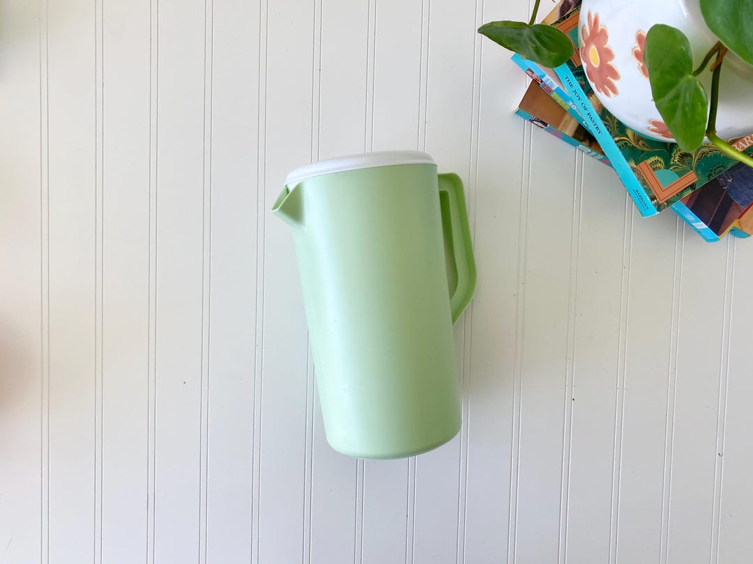 Vintage Tupperware White and Seafoam Green Plastic Pitcher | Vintage ...