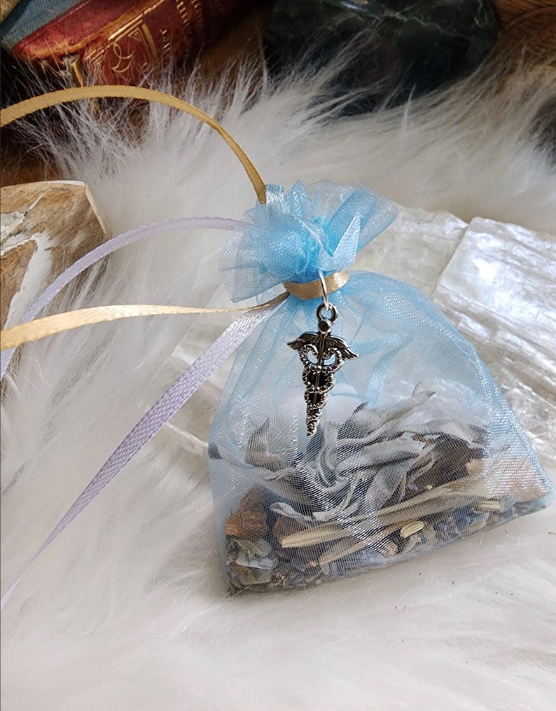 Healing Mojo Bag- Hoodoo, Herbs & Crystals - Etsy