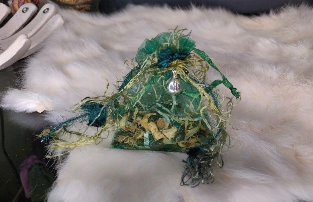 Money Mojo Gris Gris Bag. Attract Prosperity Abundance Cash - Etsy