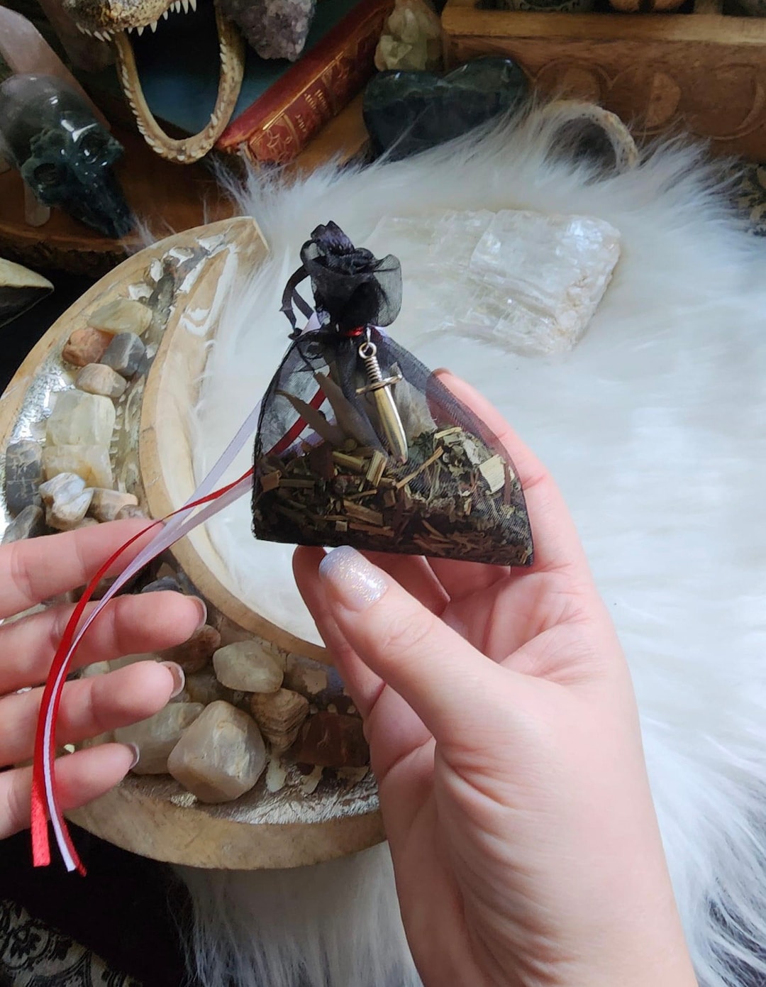 Protective Hoodoo Mojo Bag: Enchanted Herbal & Crystal Amulet for ...