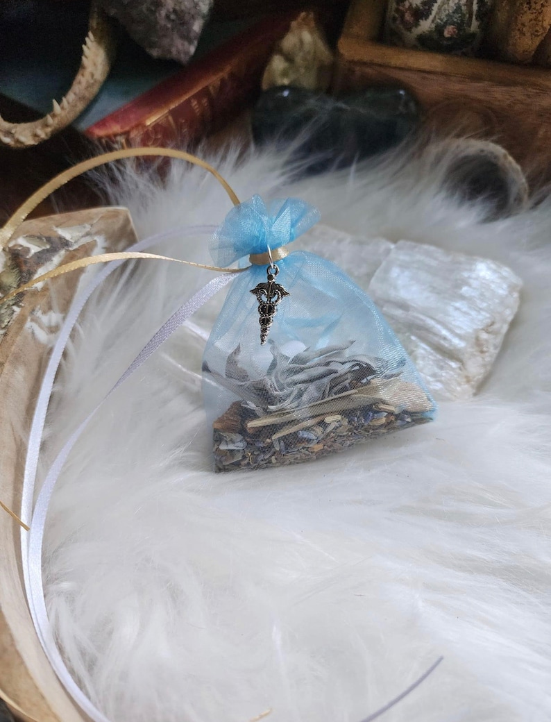 Healing Mojo Bag- Hoodoo, Herbs & Crystals - Etsy