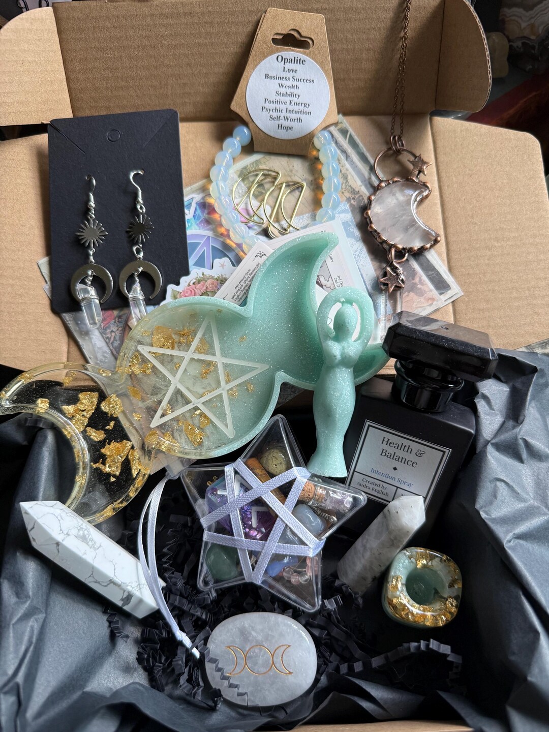 Lunar Harmony Healing Crystal Box: Moon Rituals, Goddess Altar Set - Etsy