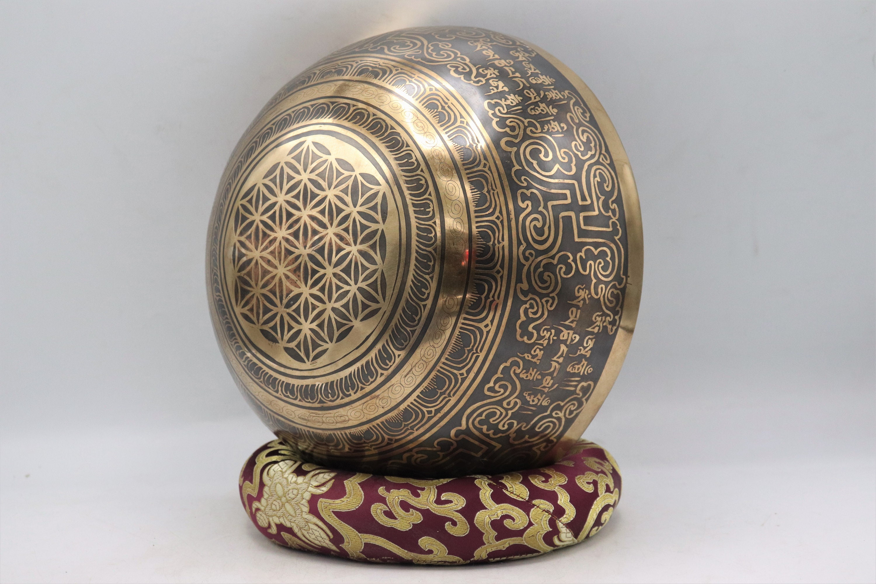 Authentic Handmade 12 Inch Mantra Singing Bowl Himalayan - Etsy