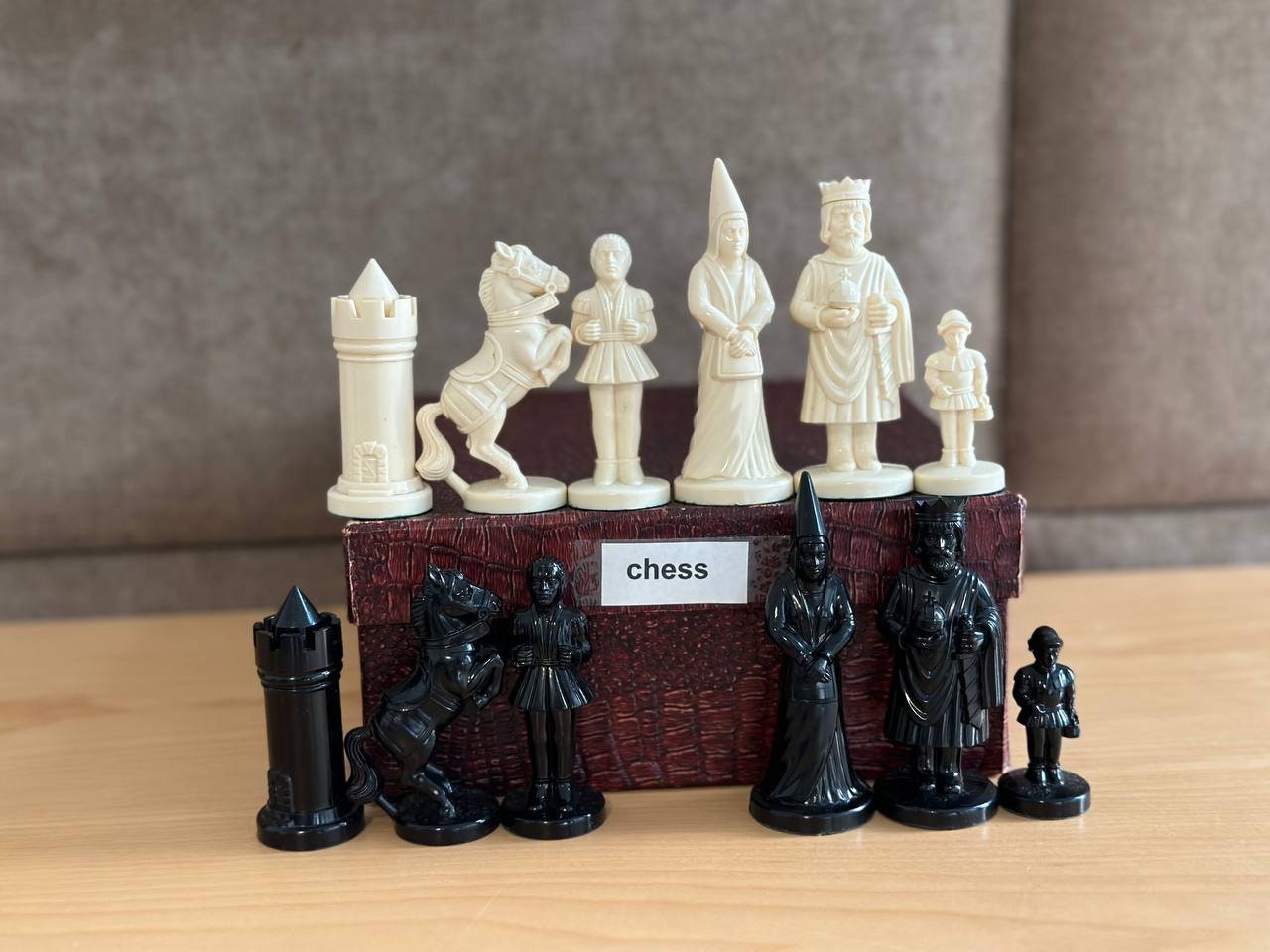 Guido Chess King Clothes