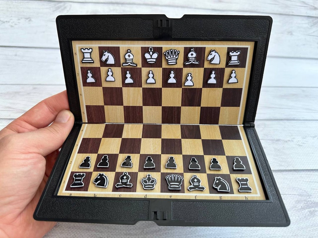 Mini Chess Set in Plastic , Chess Board 15 Cm. Great Gift for Mens ...