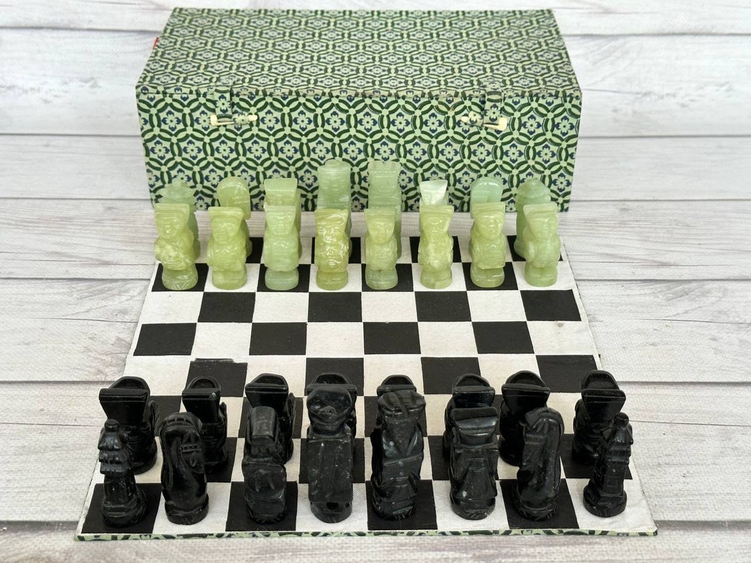 Chinese Chess Set in Jade 50s Vintage Handmade in Very Good Condition ...