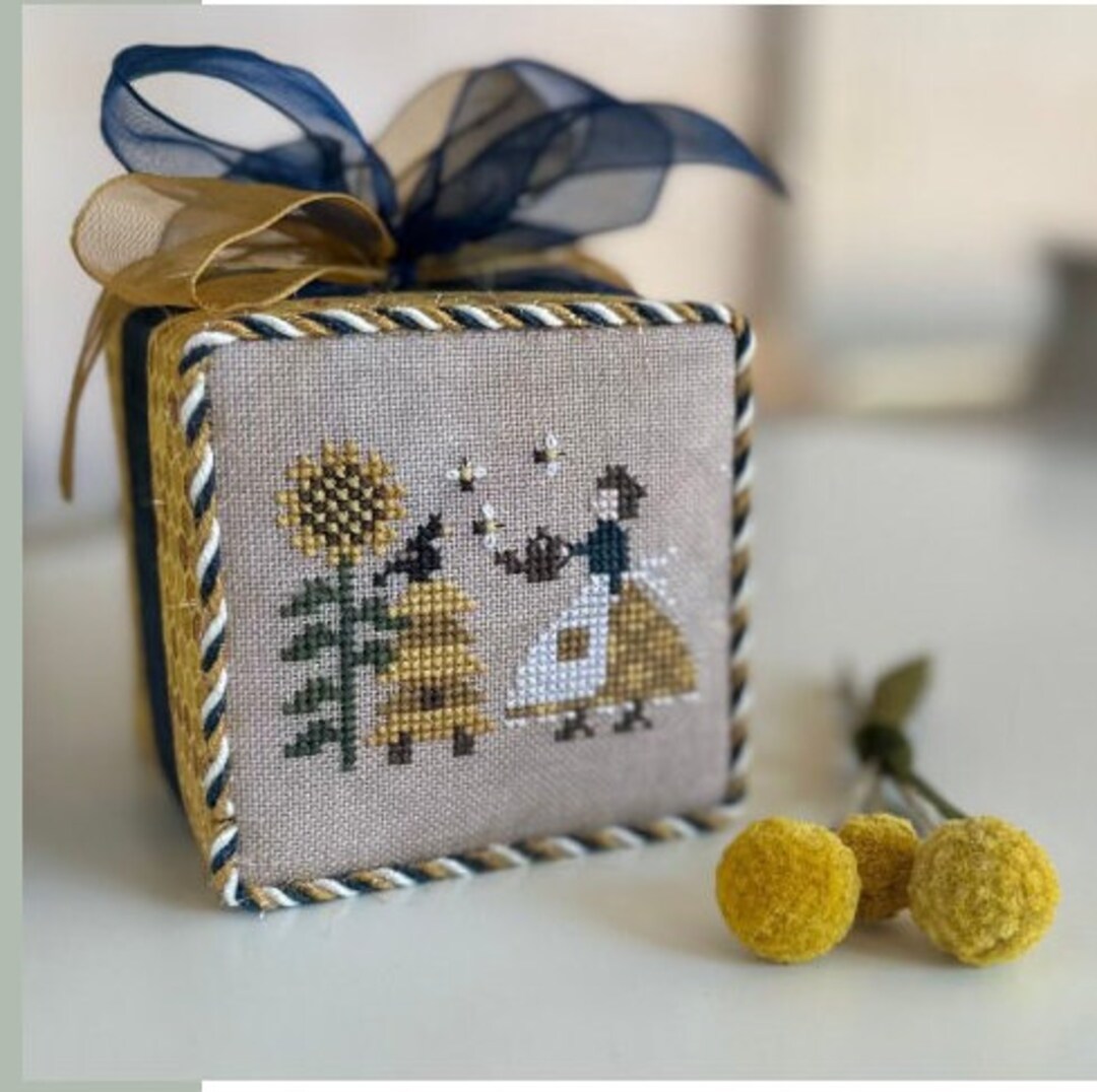 A Honey of a Frill - Cross Stitch Chart by Heart in Hand - Etsy