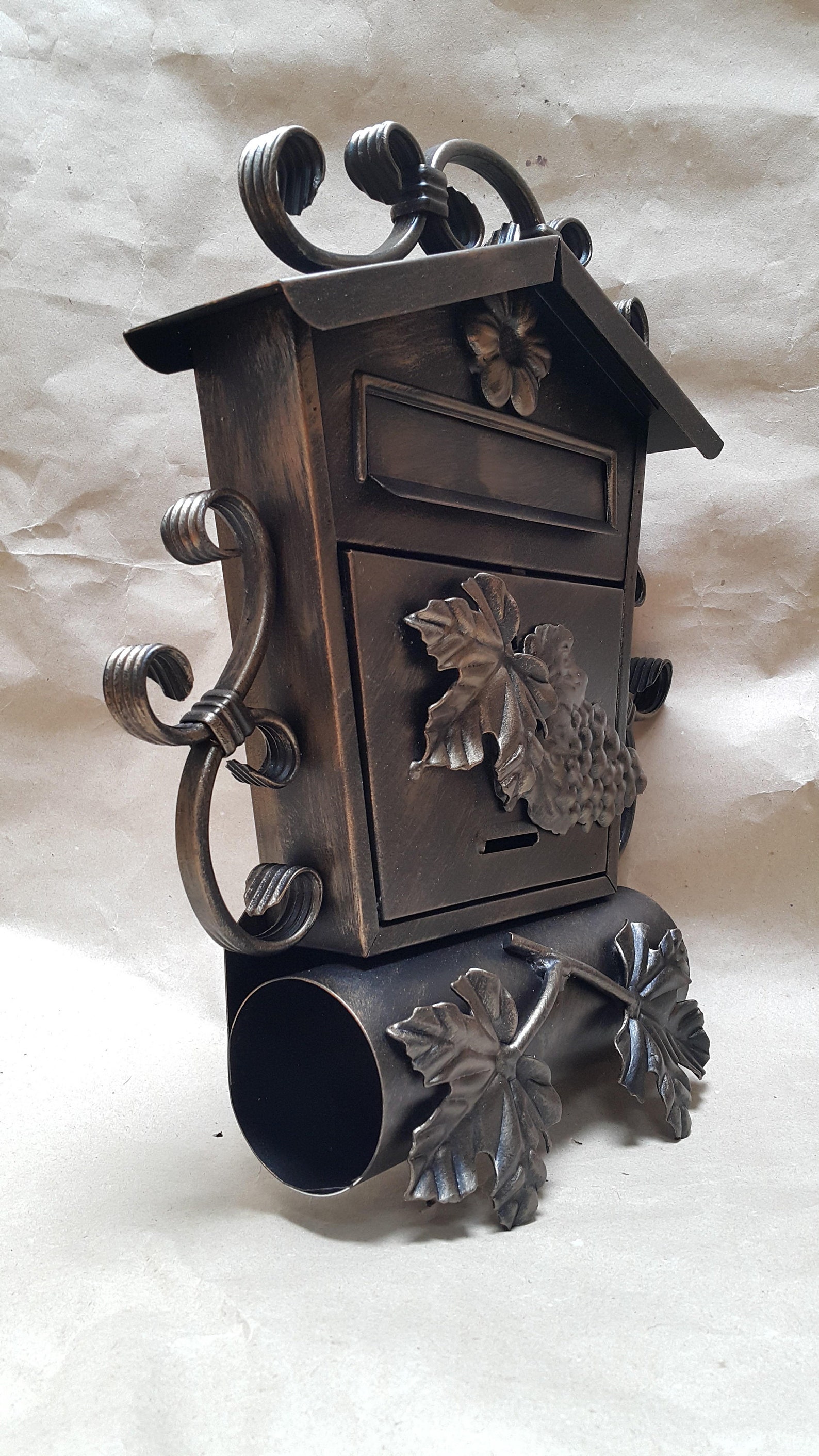 Handmade Metal Mailbox ,letterbox Wall Mounted ,tube for the Press ...