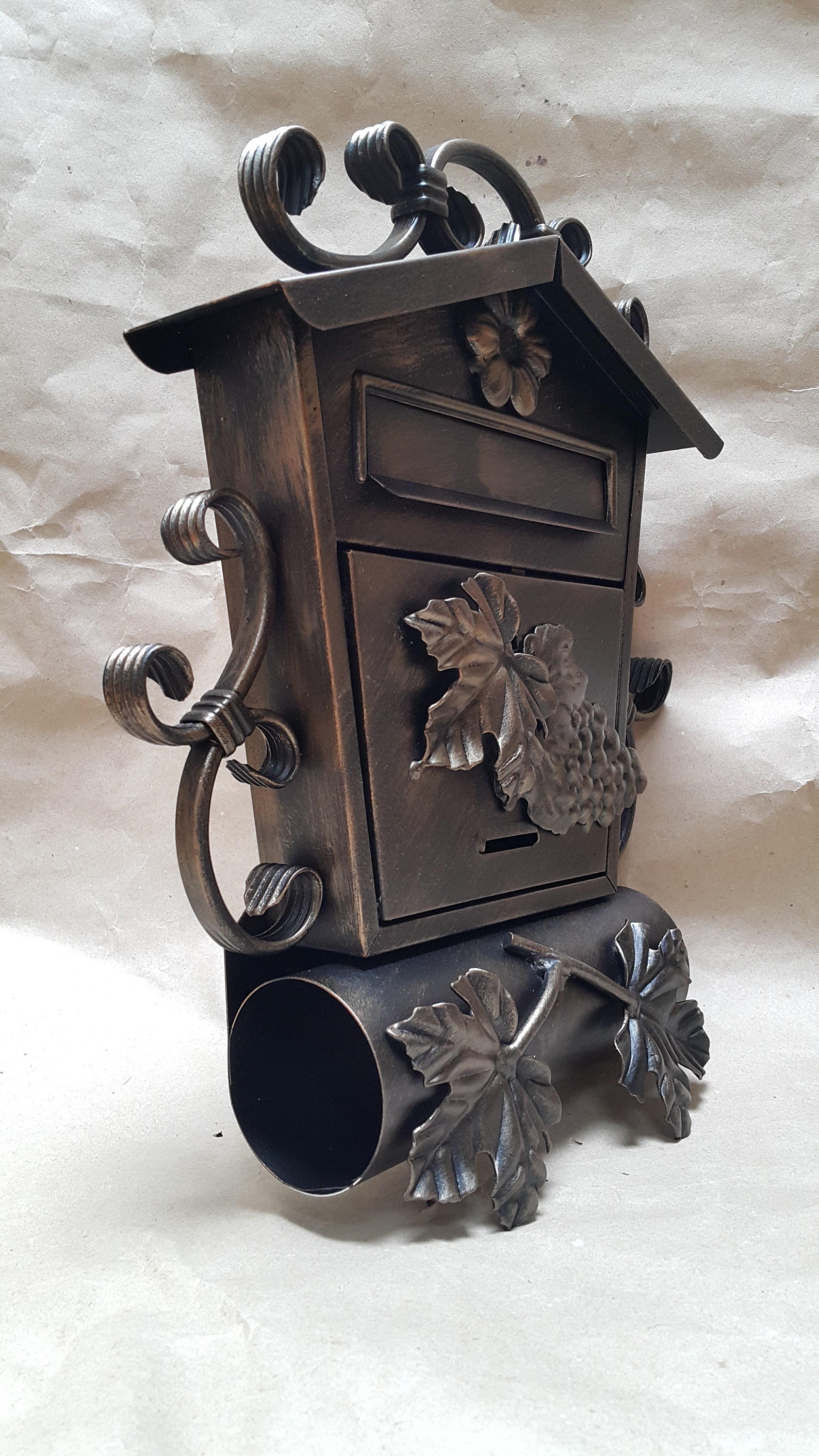 Handmade Metal Mailbox ,letterbox Wall Mounted ,tube for the Press ...