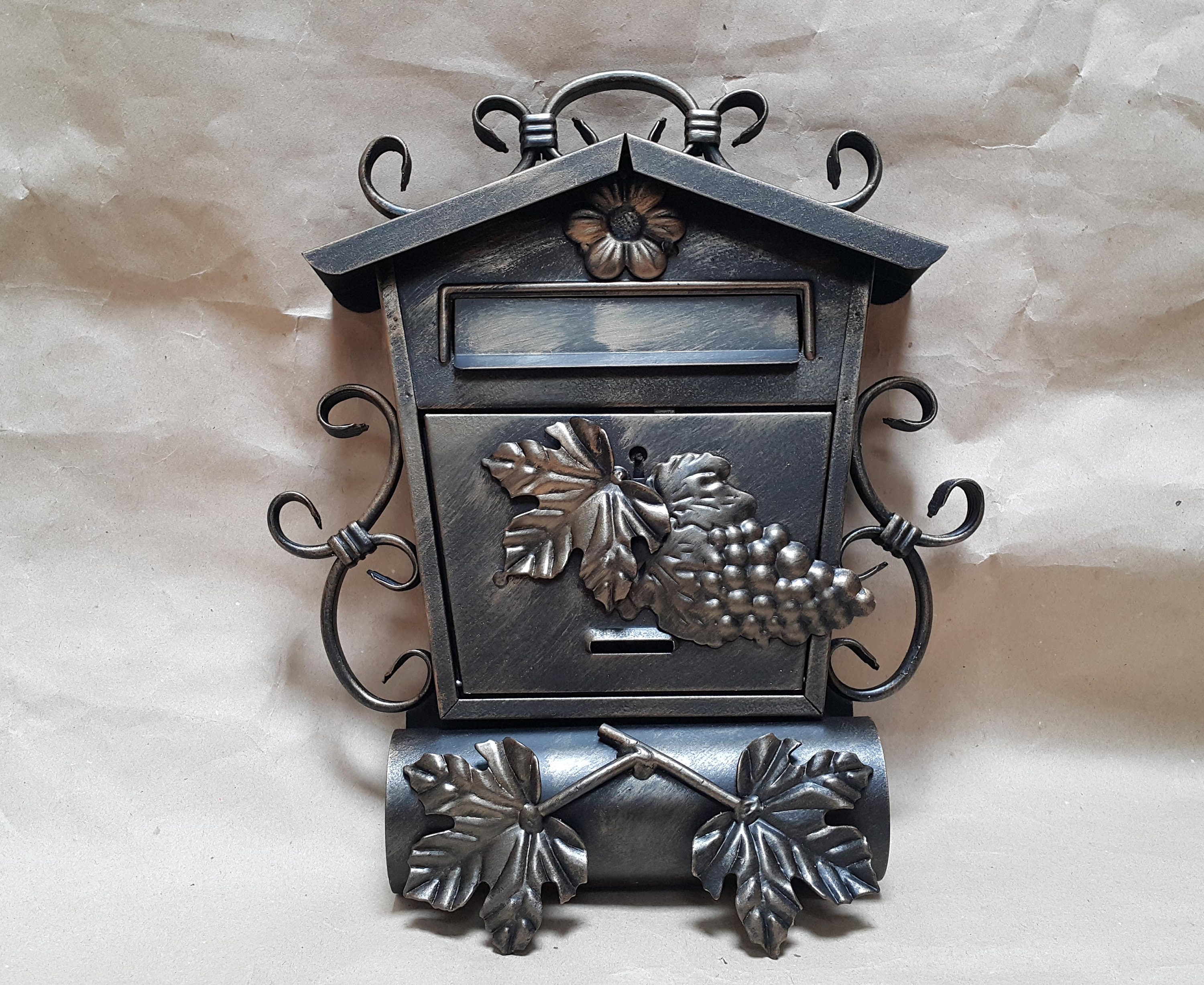 Handmade Metal Mailbox ,letterbox Wall Mounted ,tube for the Press ...