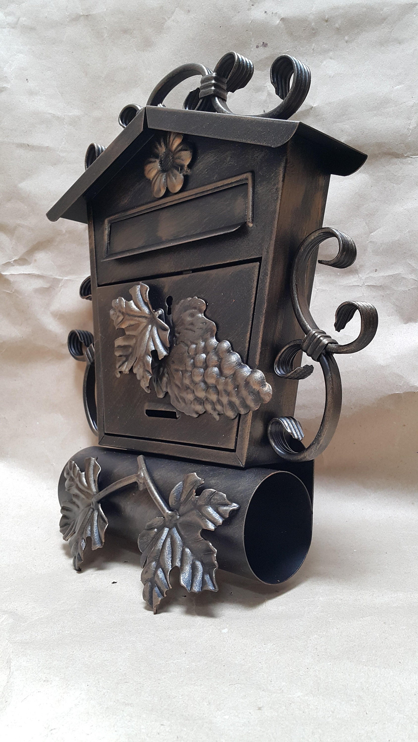 Handmade Metal Mailbox ,letterbox Wall Mounted ,tube for the Press ...