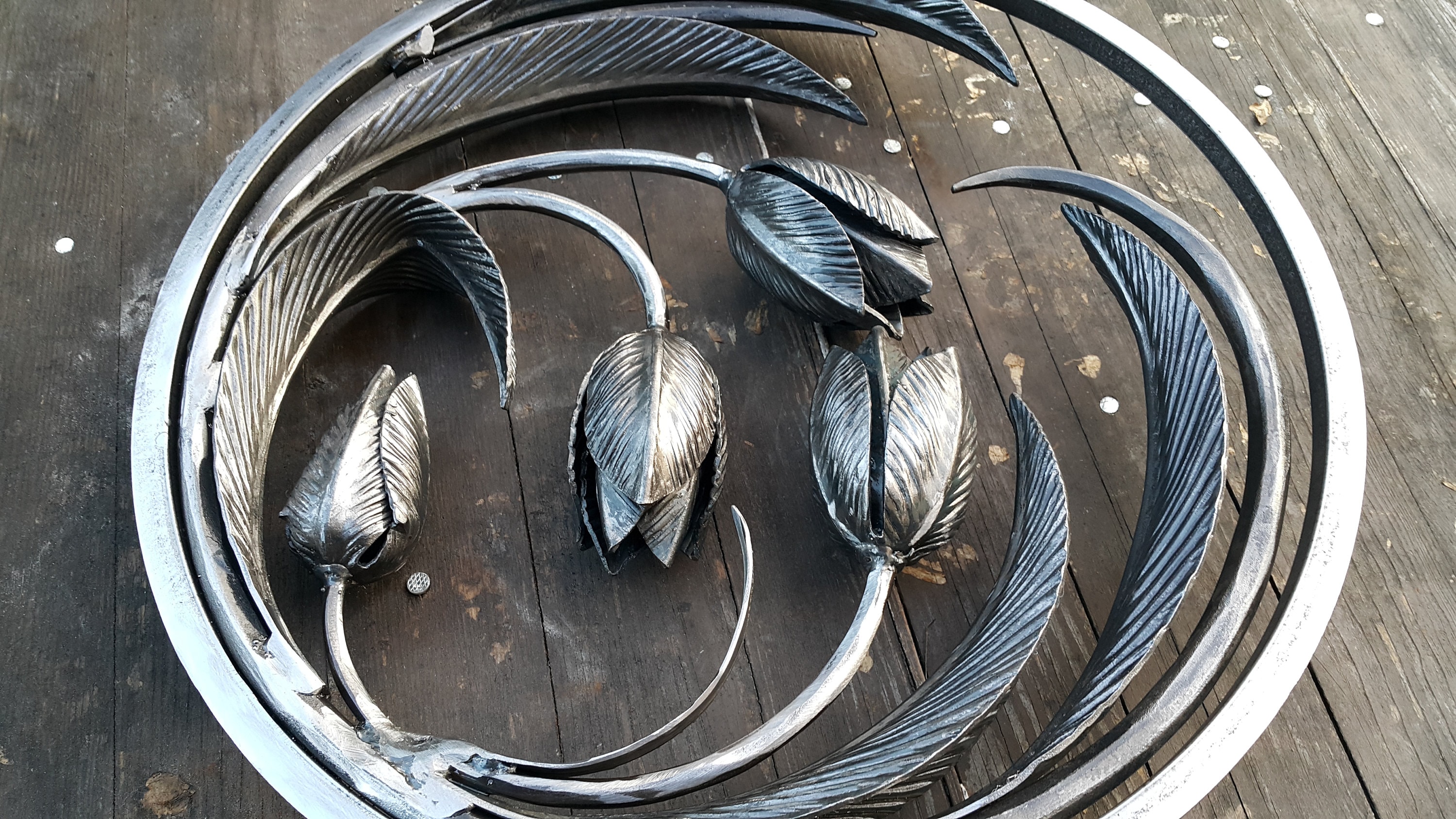 Tulips Flowers,steel Wall Round Sculpture,metalworking,large Heavy ...