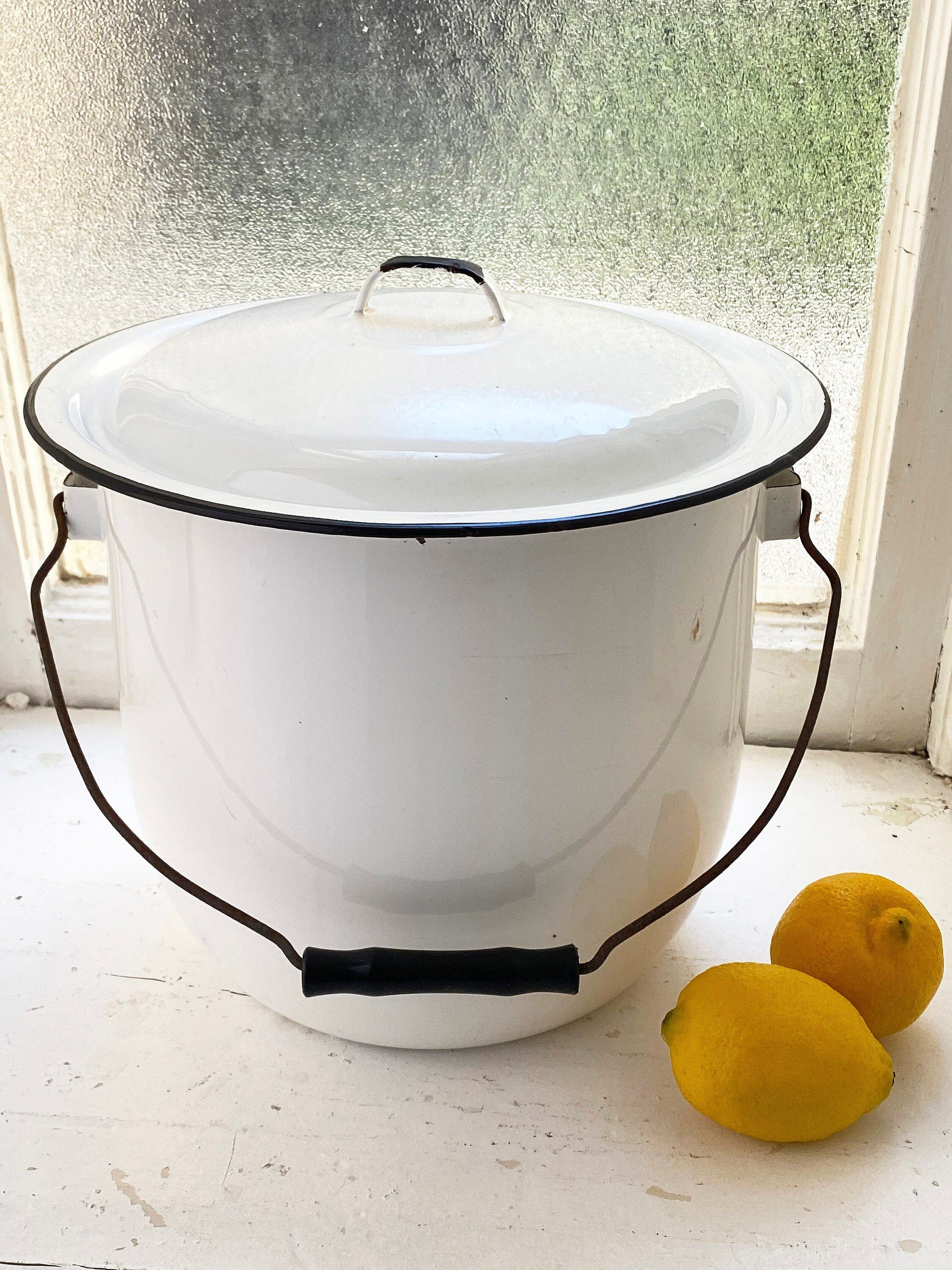 Large Rustic Enamelware Stock Pot/cauldron. White With Black Trim. - Etsy