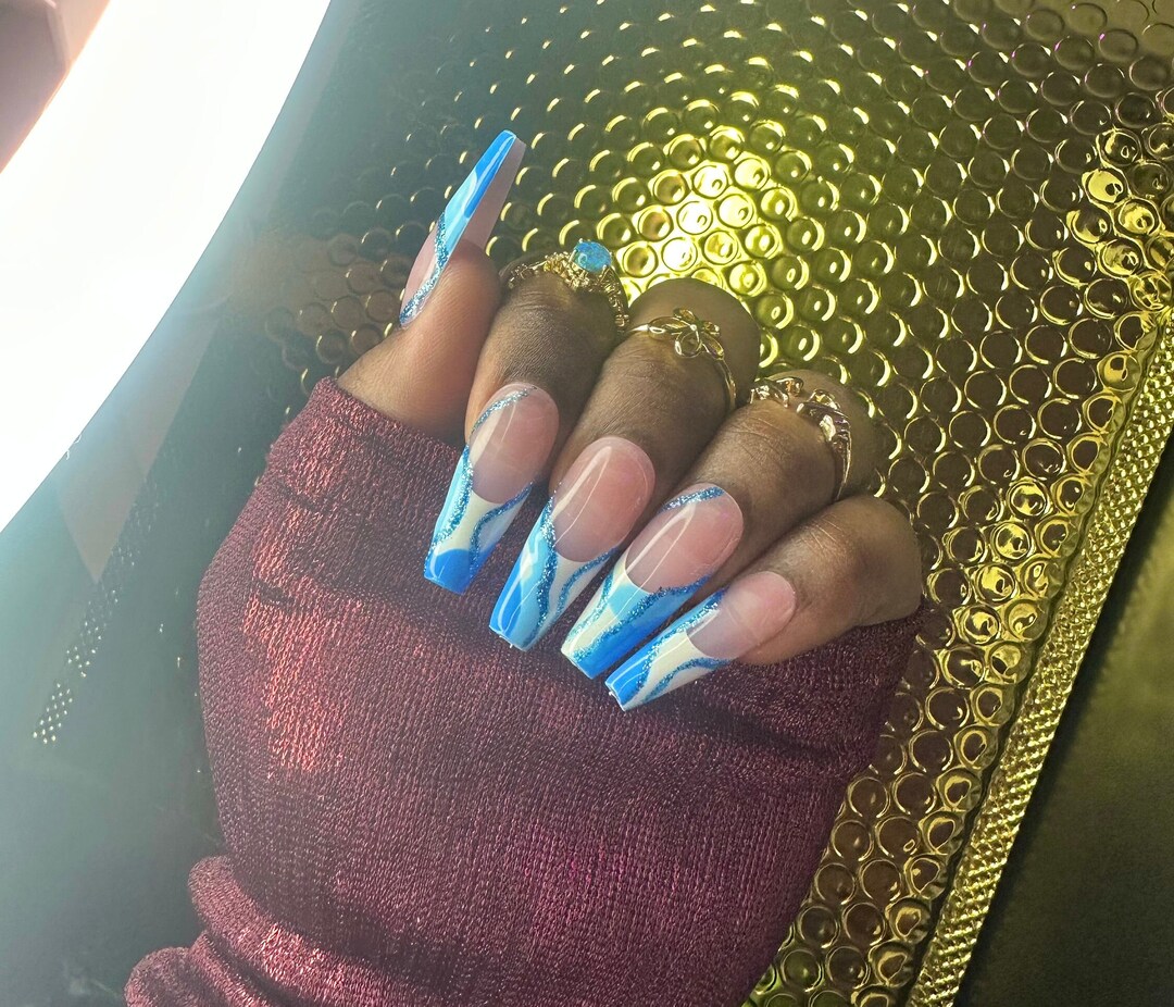 Frozen: Christmas Nails. Nail Artist. Custom Hand-painted - Etsy