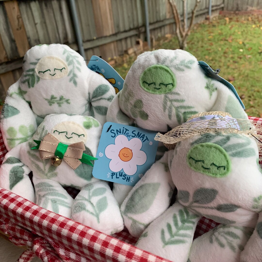 Ivy Leaf Minky Plush, Handmade Embroiderd Plush - Etsy