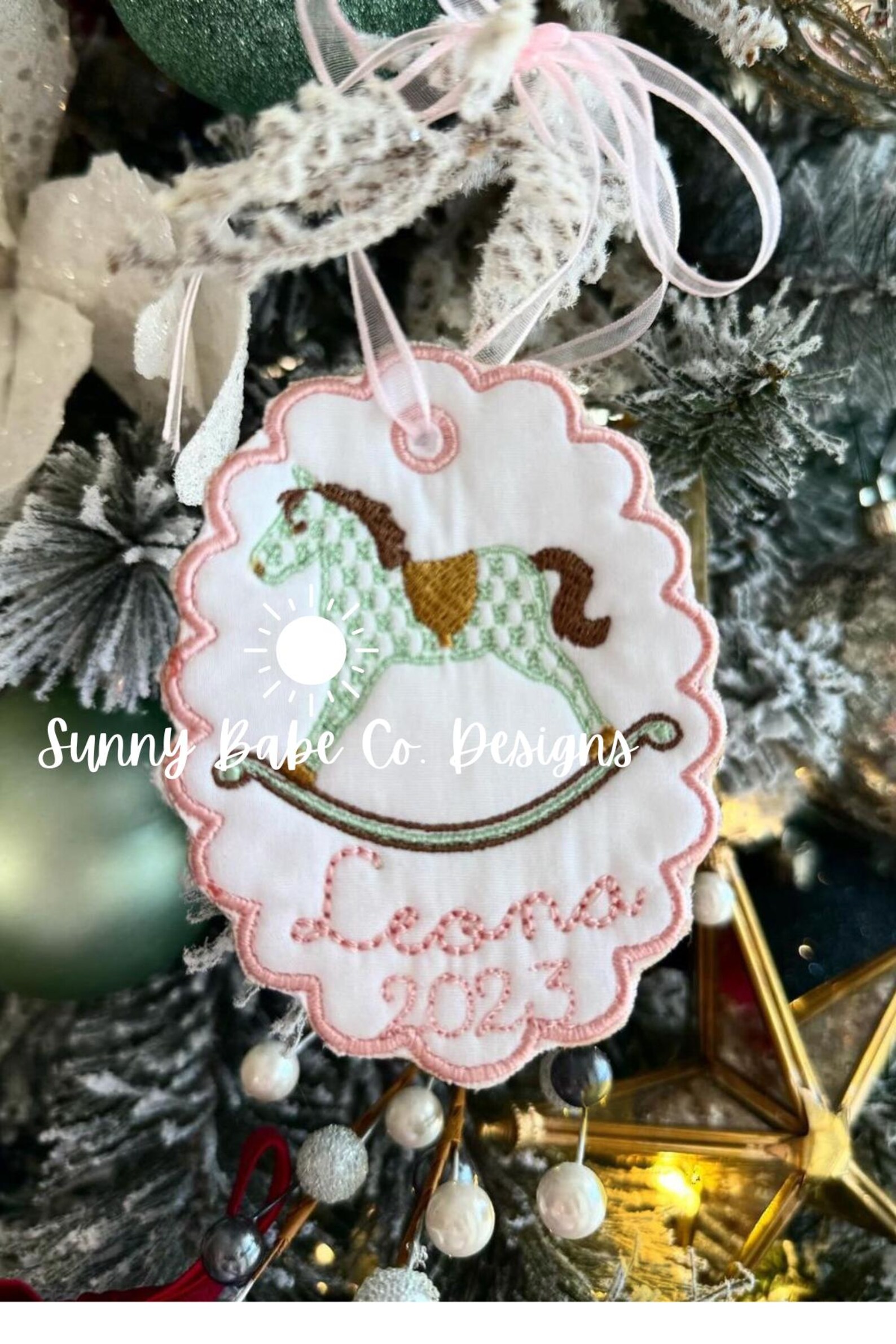 ITH Oval Scalloped Bag Tag Embroidery Design, Machine Embroidery Name ...