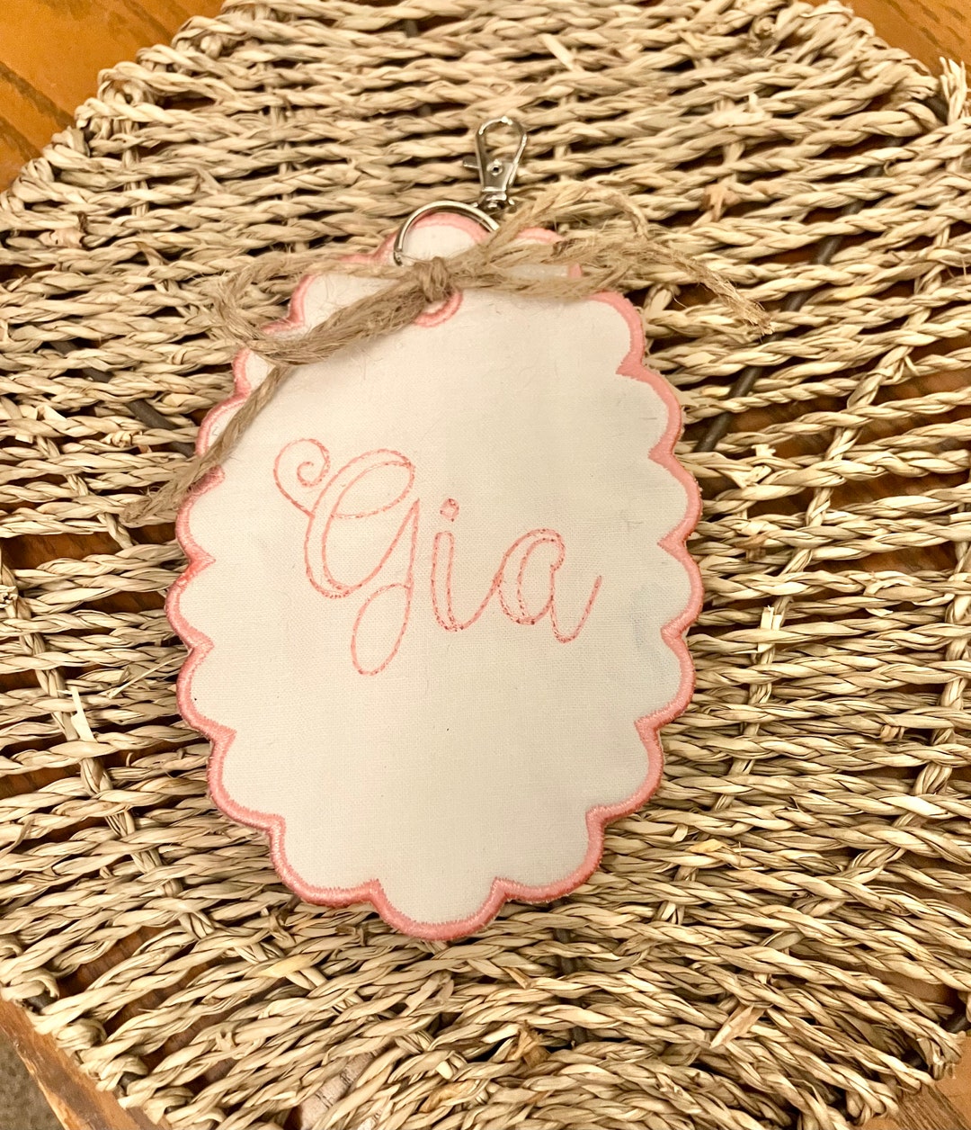 ITH Oval Scalloped Bag Tag Embroidery Design, Machine Embroidery Name ...