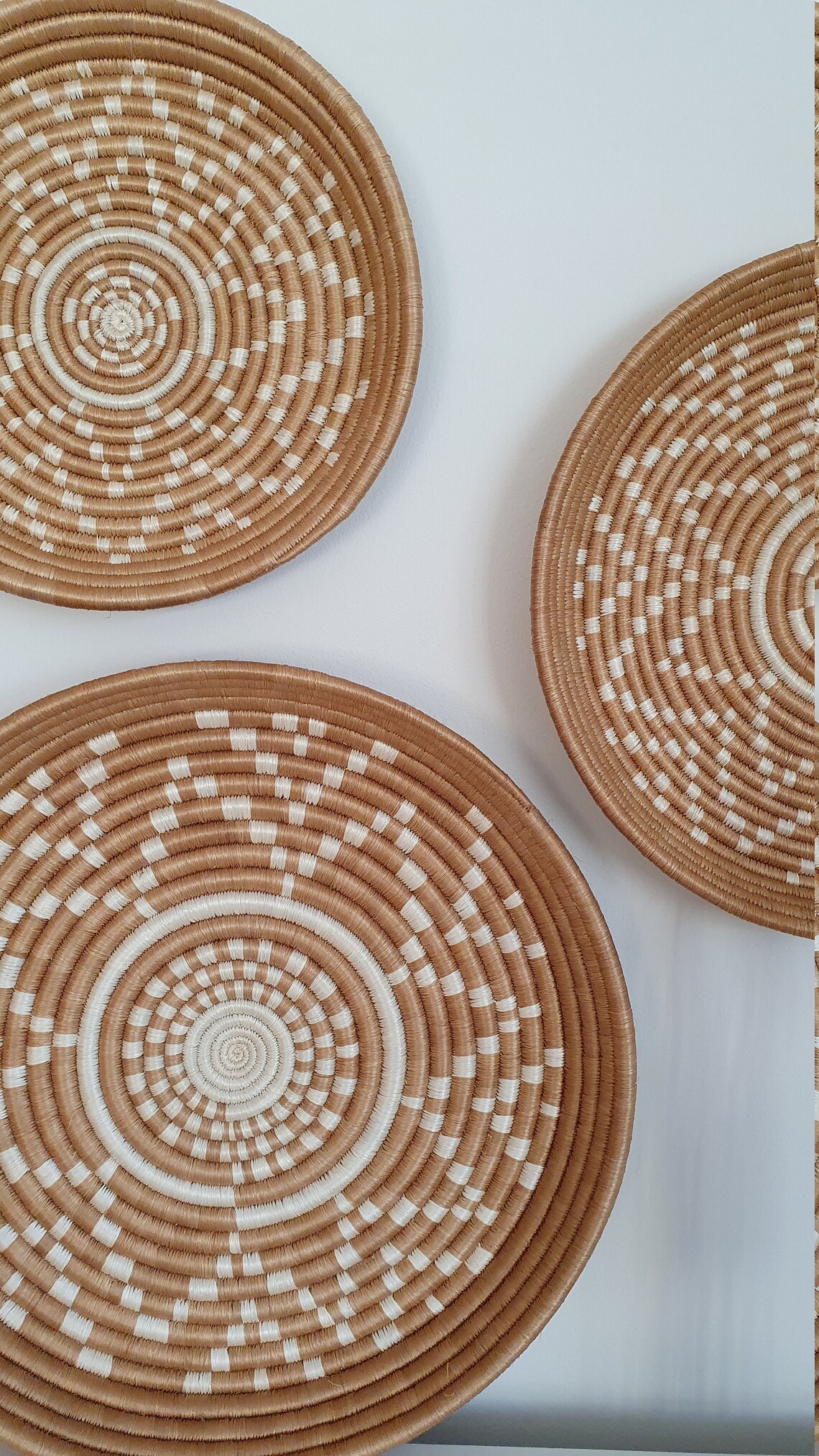 Rwanda African Tray Basket - Beige & White | Wall Basket | Woven Basket ...