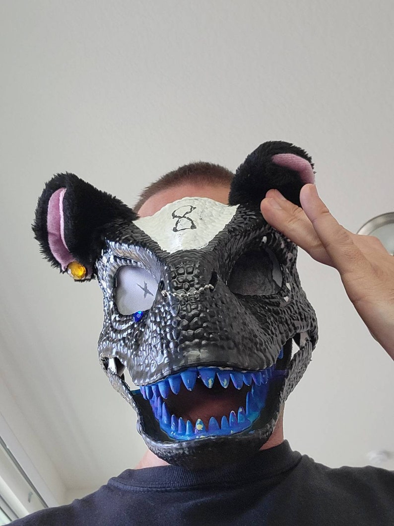Custom Jurassic Park Dino Mask & Claws Black White 8 Ball - Etsy