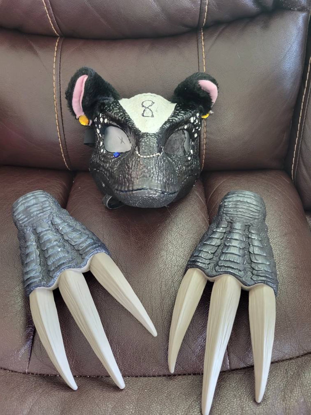 Custom Jurassic Park Dino Mask & Claws Black White 8 Ball Theme ...