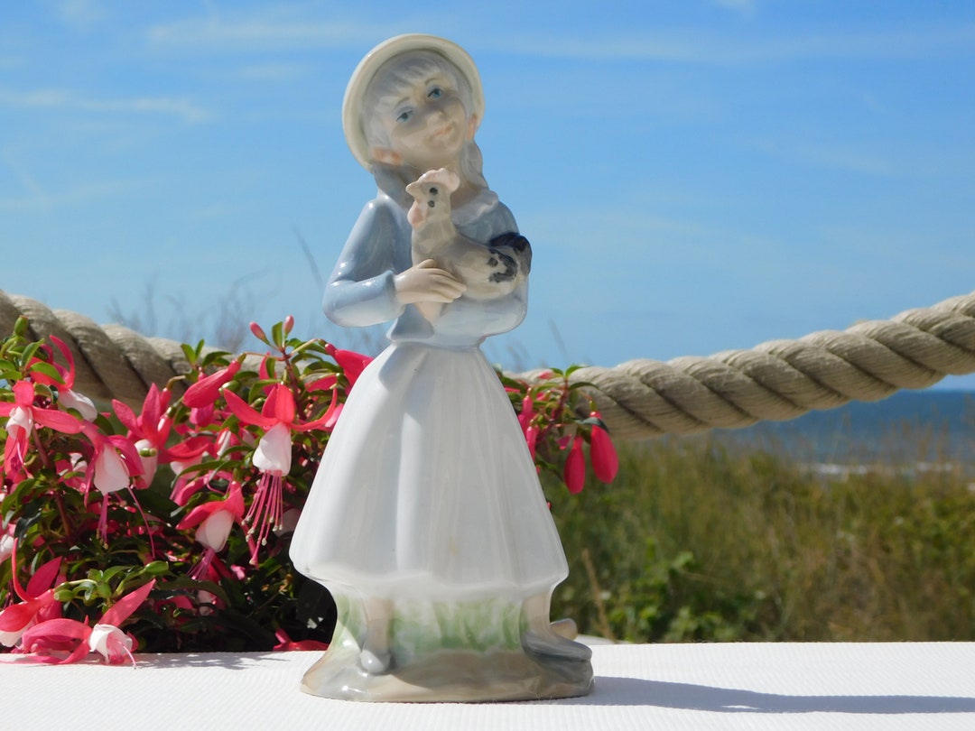 TENGRA PORCELAIN GIRL Holding Rooster Figurine.hand Made in Spain ...