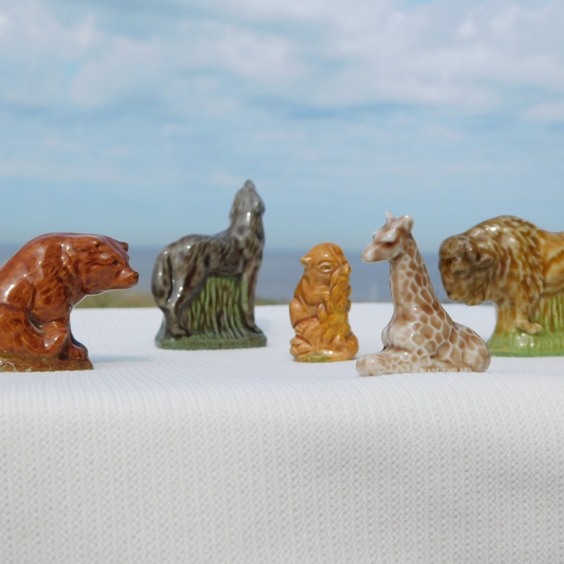 Wade Figures - Etsy
