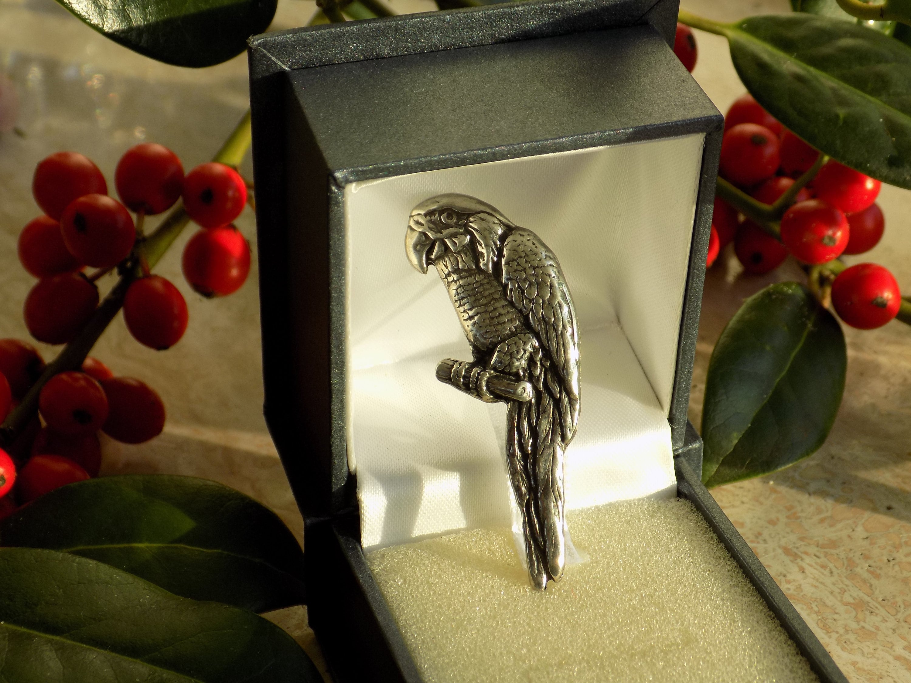 PARROT.VINTAGE PEWTER Brooch Parrot.Parrot Pin.Animal Gift | Etsy