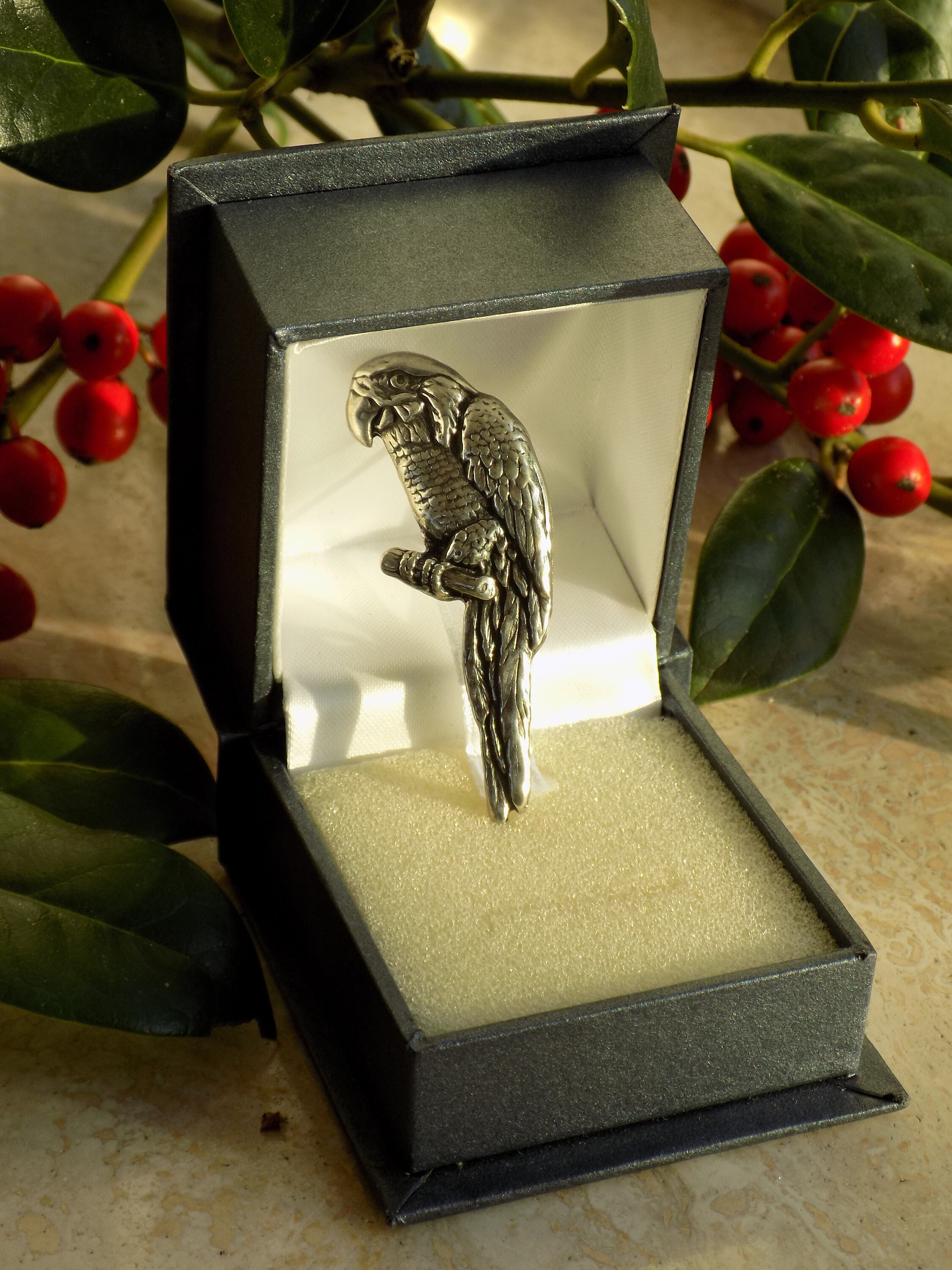 PARROT.VINTAGE PEWTER Brooch Parrot.Parrot Pin.Animal Gift | Etsy