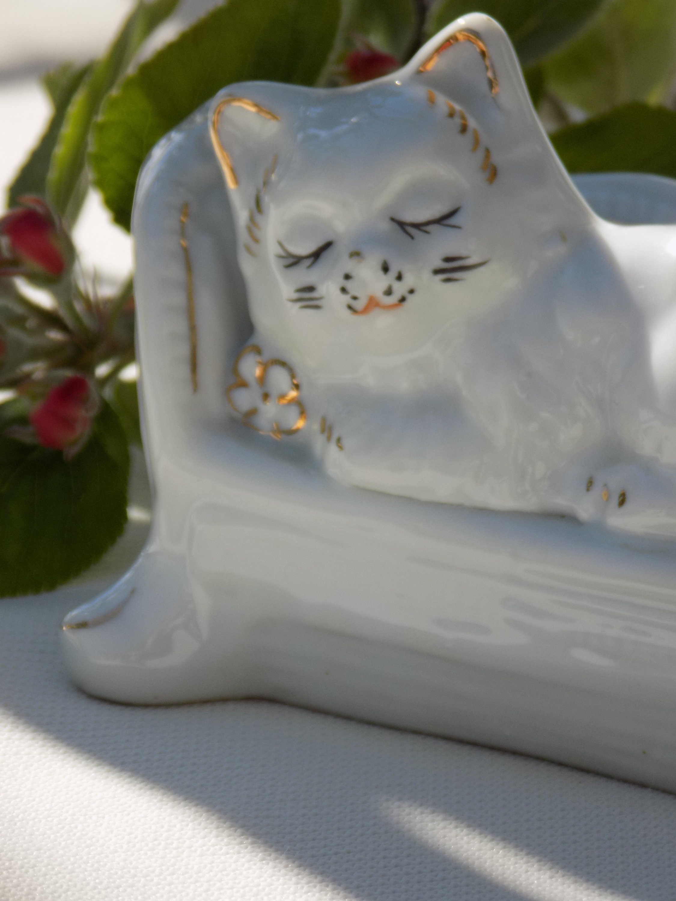 VINTAGE PORCELAIN CAT Figurine.Cat With Flowers Statue.Cat | Etsy