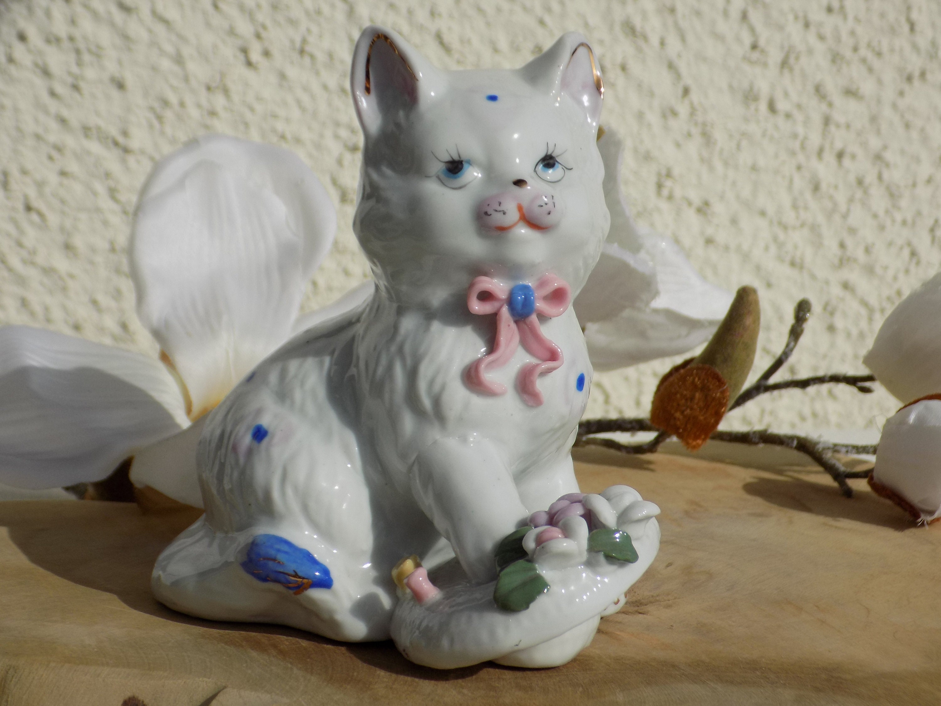 VINTAGE PORCELAIN CAT Figurine.cat With Flowers Statue.cat Lovers Gift ...