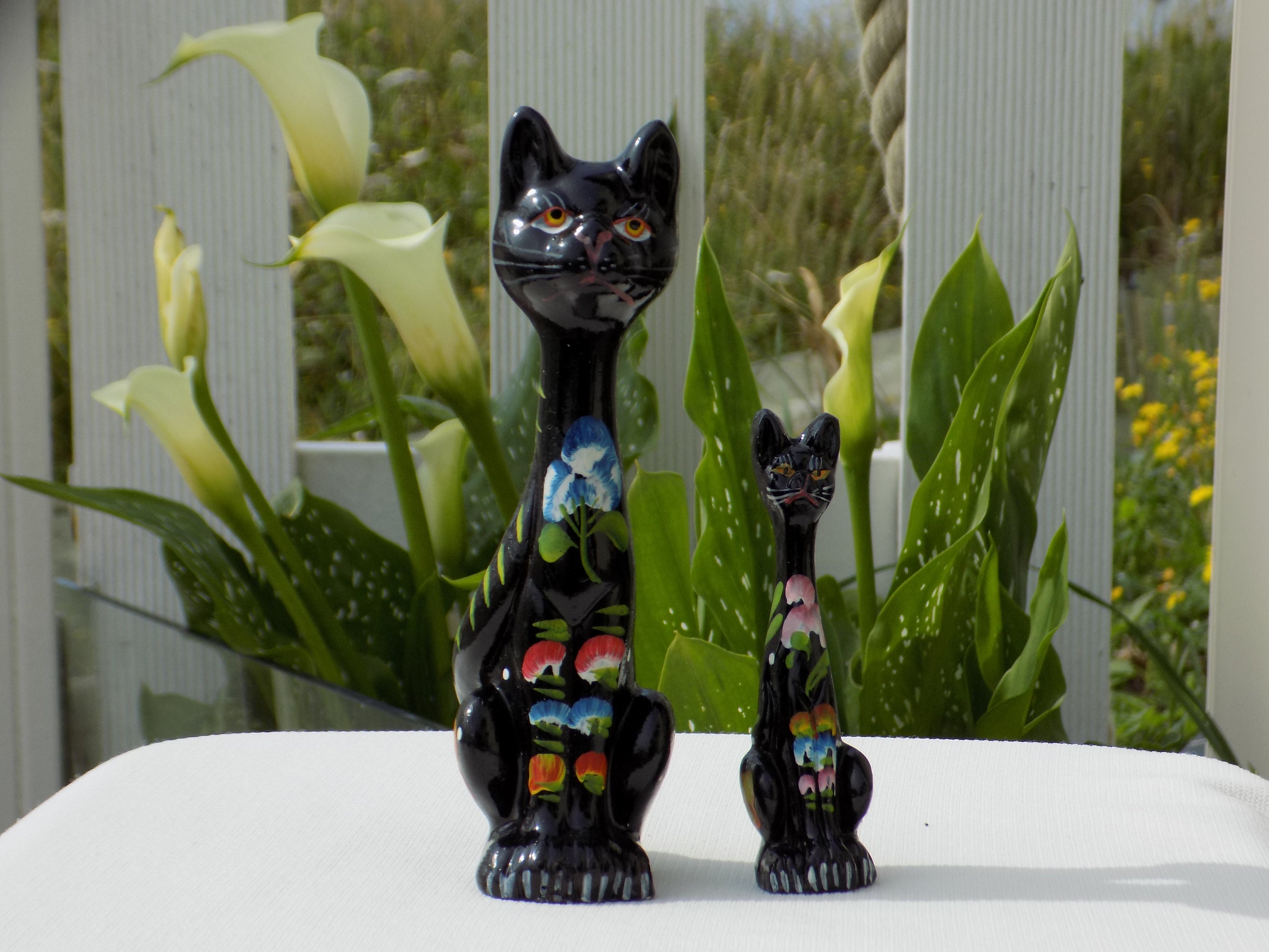Vintage hand painted ceramic cat figurines Art & Collectibles Figurines ...