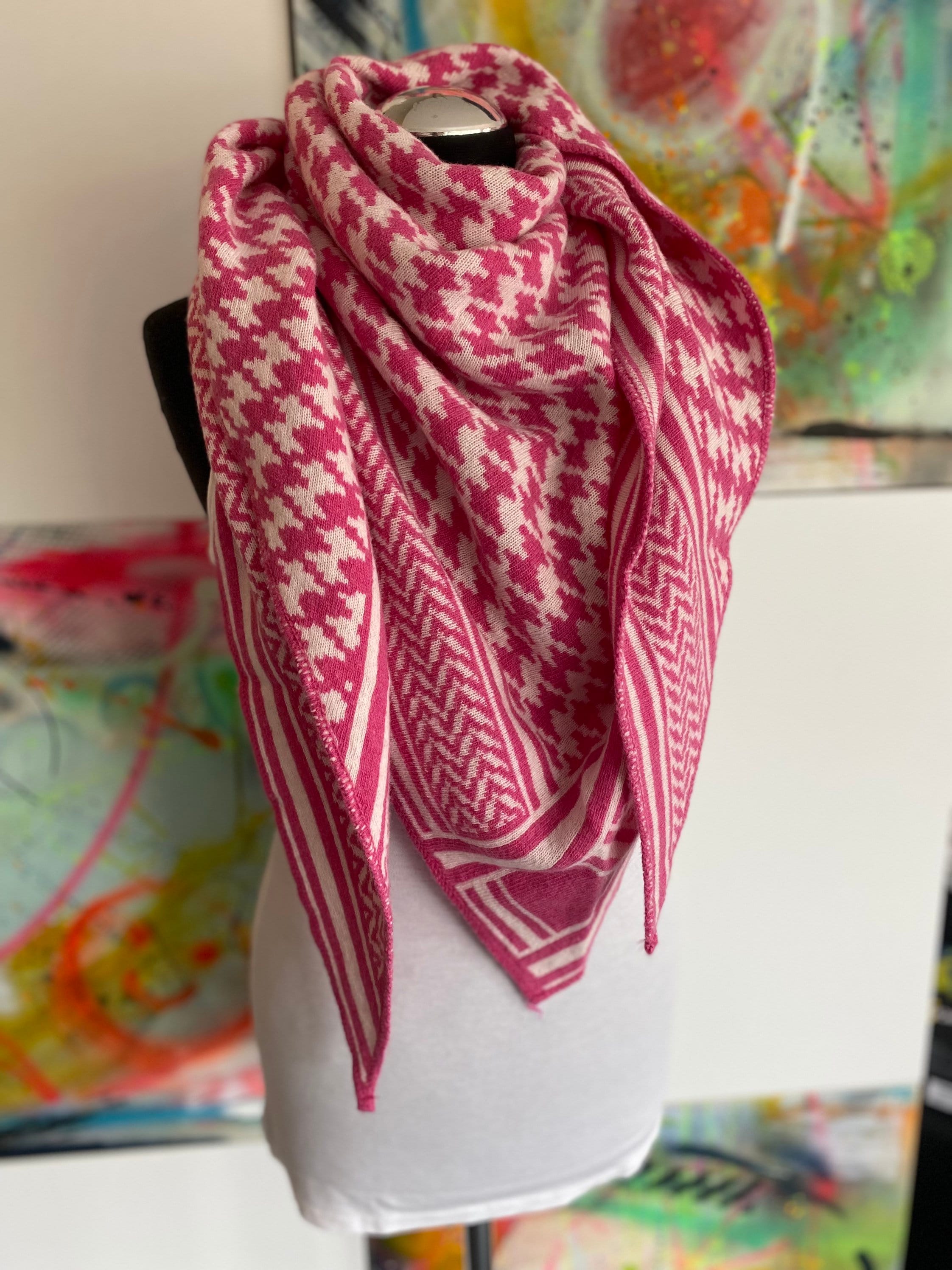 Cashmere Scarf//musthave//pink//onesize//casmere//triangular - Etsy