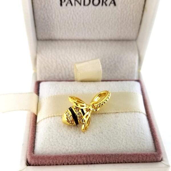 Queen Bee Necklace - Etsy