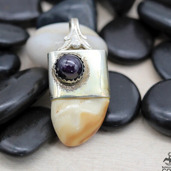 Southwestern Silver & Stone Deer Tooth Pendant - Gem
