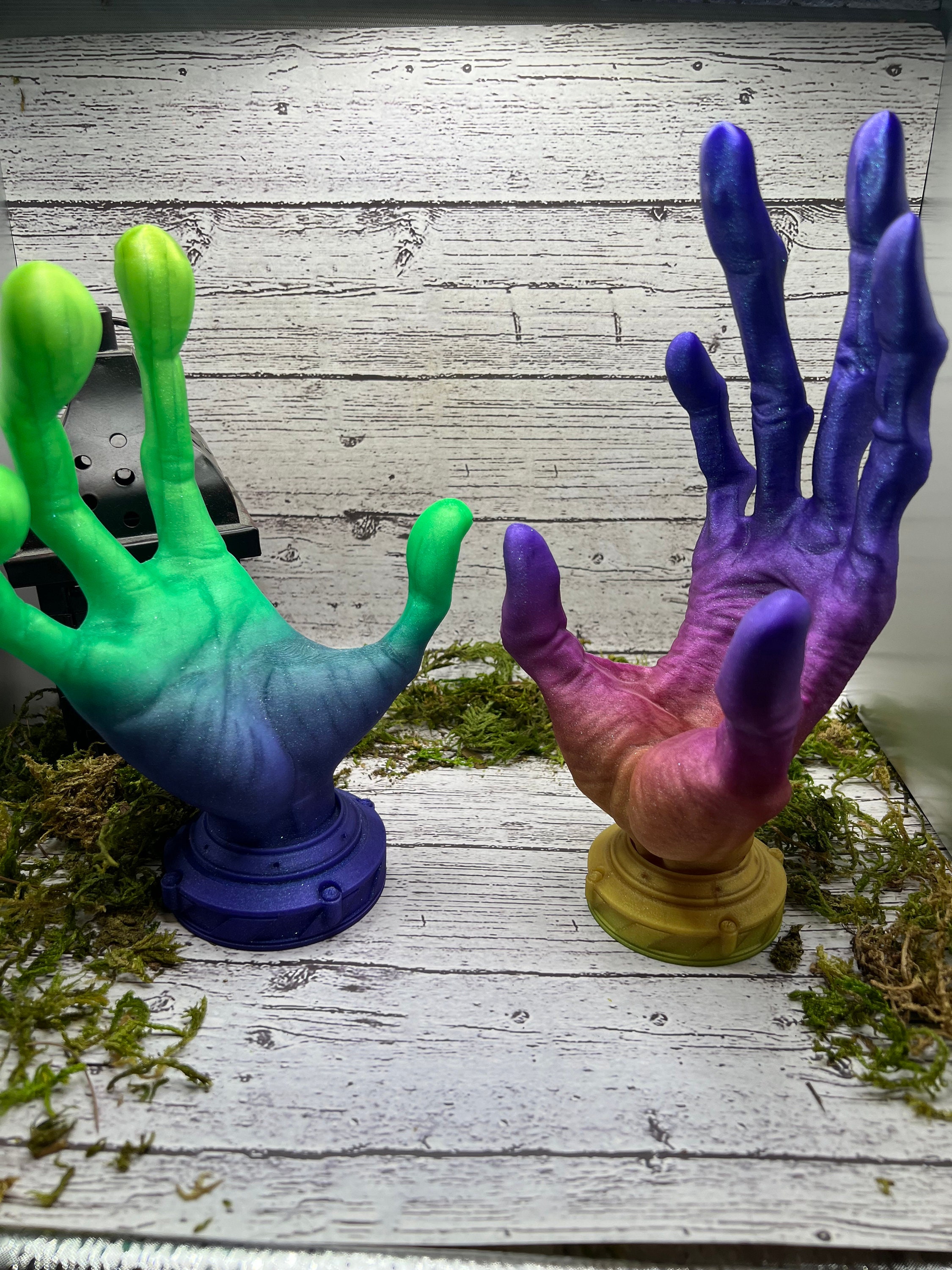 3D Printed Alien Hand - Game Controller Holder / Stand - 4 or 6 Fingers ...