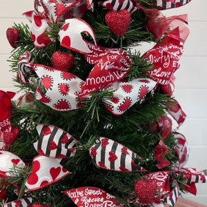 Mini Valentine Tree, Apartment Valentine, Valentine Table Arrangement ...